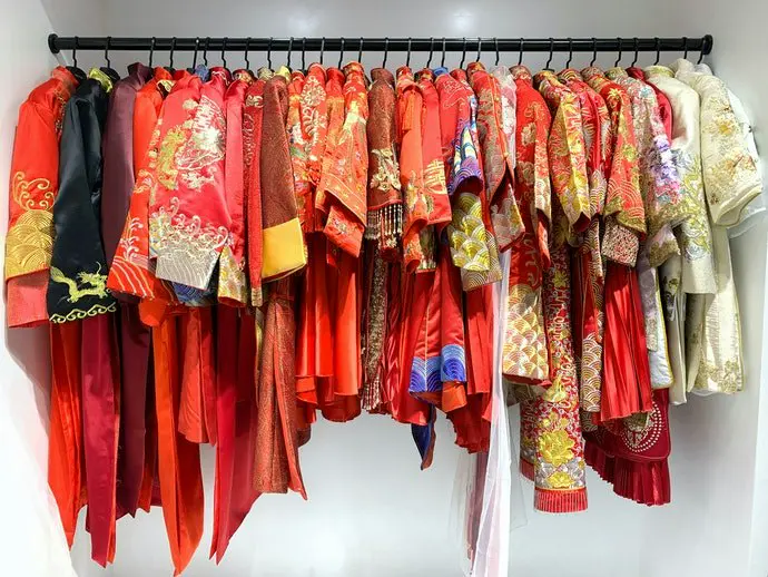 7 Inspirasi Kemeja Cheongsam Pria untuk Perayaan Imlek, Wajib Coba ...