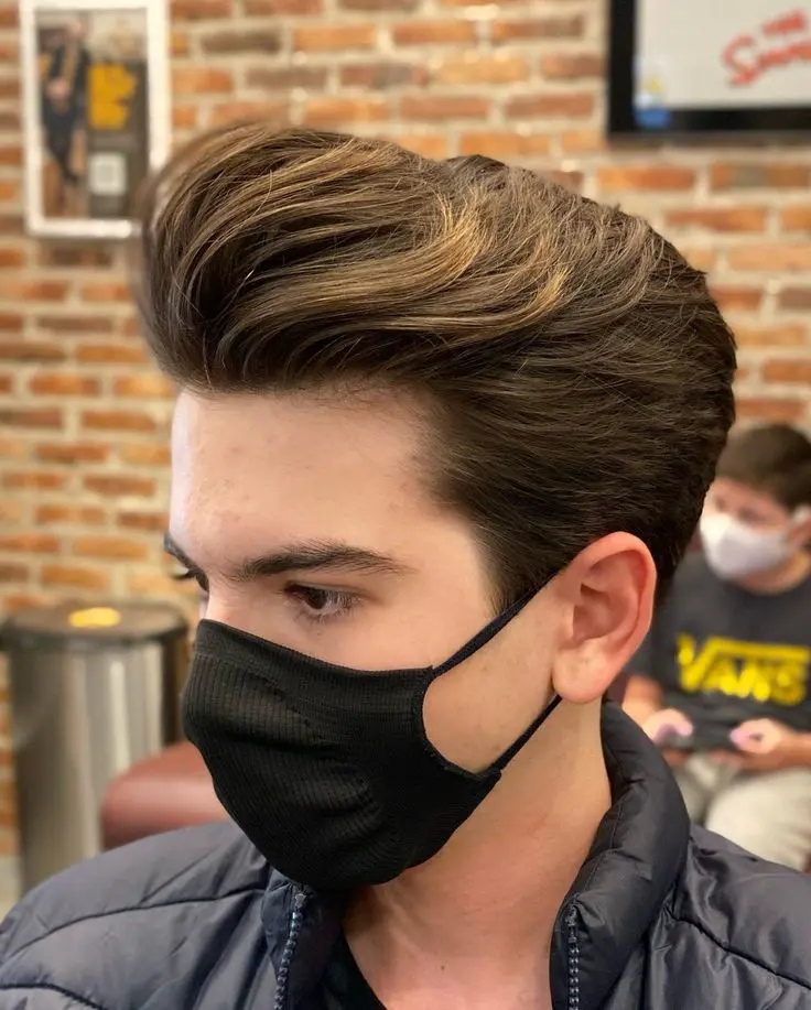 11 Ide Warna Highlight Rambut Pria yang Fresh dan Kekinian - Bromen