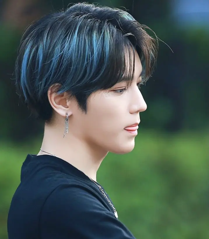 11 Ide Warna Highlight Rambut Pria yang Fresh dan Kekinian - Bromen