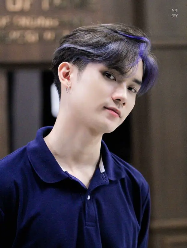 11 Ide Warna Highlight Rambut Pria yang Fresh dan Kekinian - Bromen