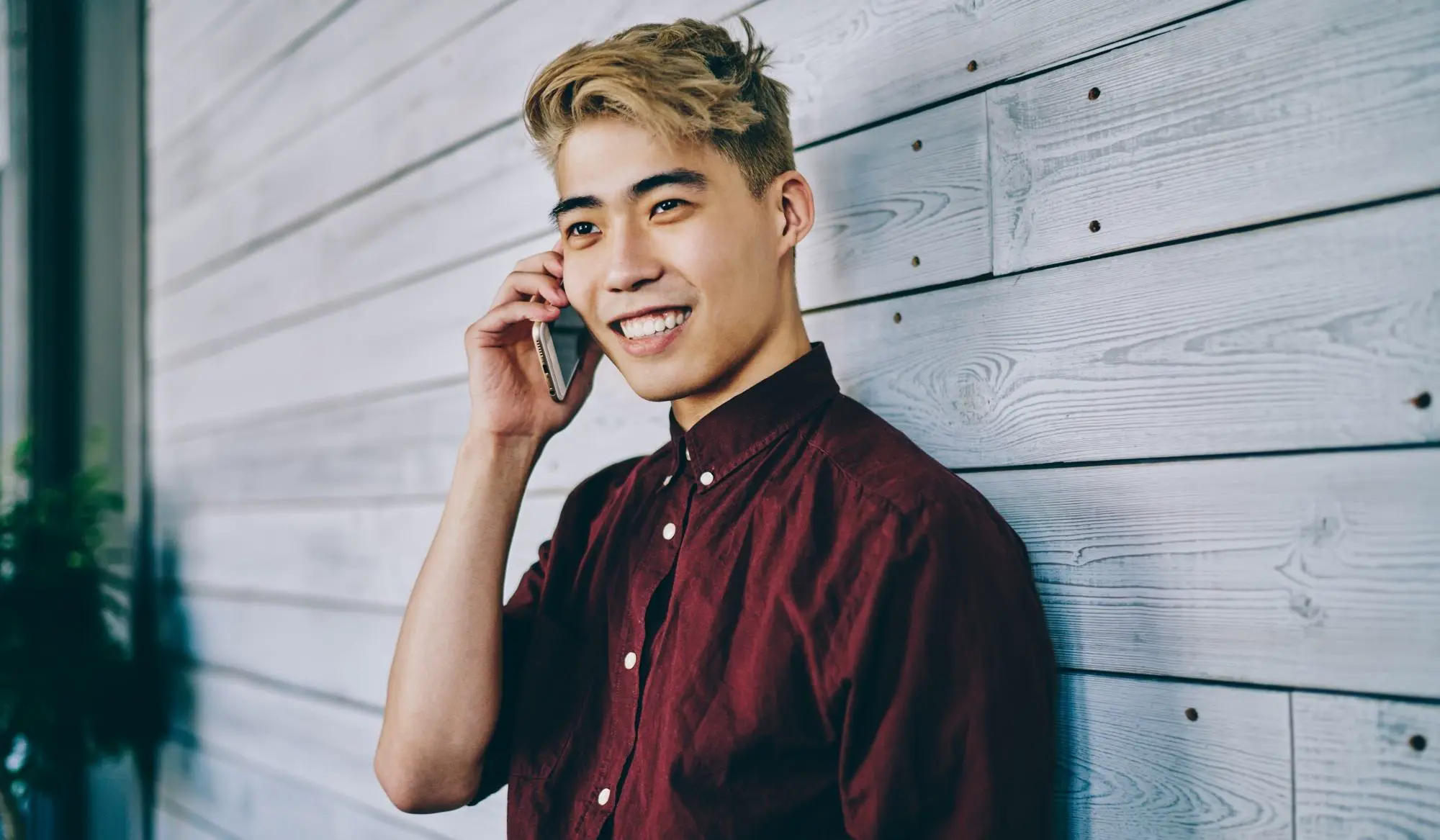11 Ide Warna Highlight Rambut Pria yang Fresh dan Kekinian - Bromen